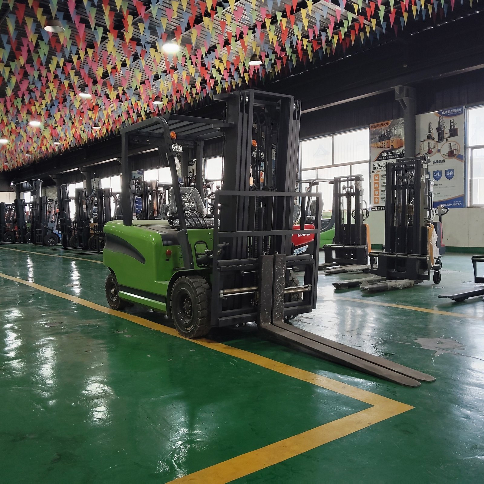 High Quality Electric Forklift 2.5ton Capacity Heavy Duty Four Wheel ...